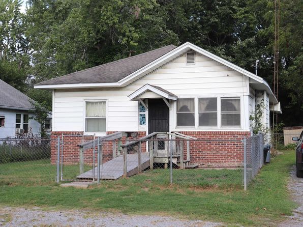 Benton IL Real Estate - Benton IL Homes For Sale | Zillow