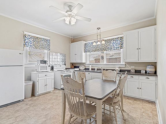 404 Stevens Ave, Greenwood, SC 29646 | Zillow