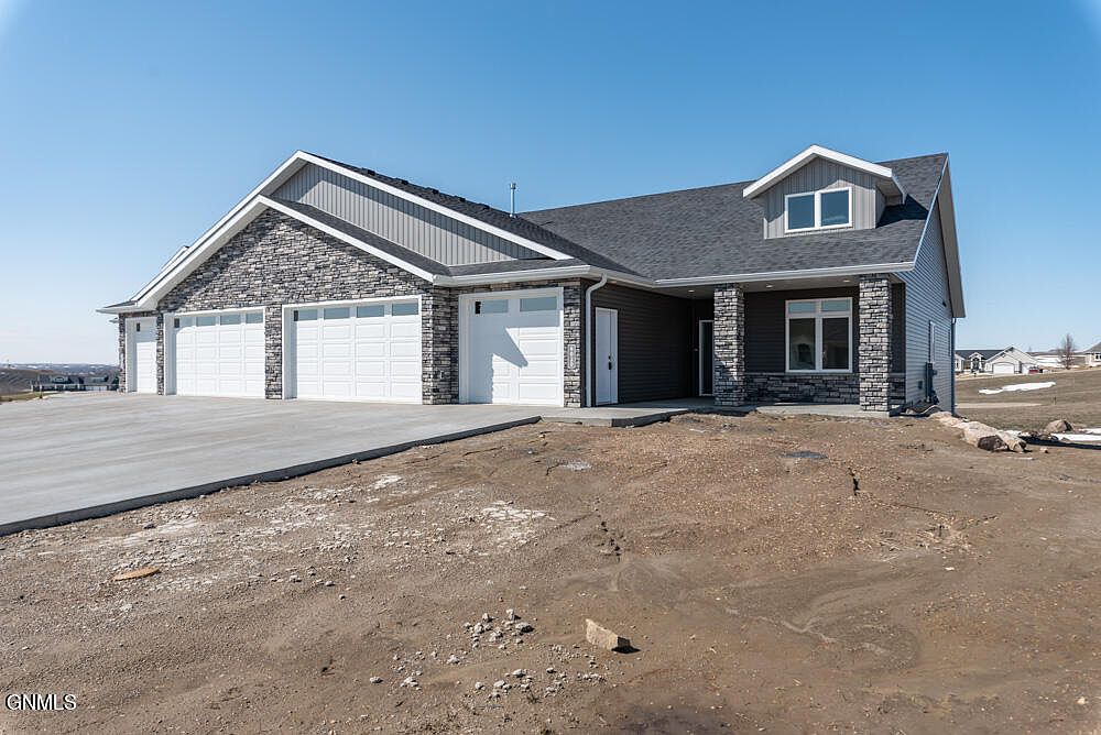8029 Hawktree Dr, Bismarck, ND 58503 | Zillow