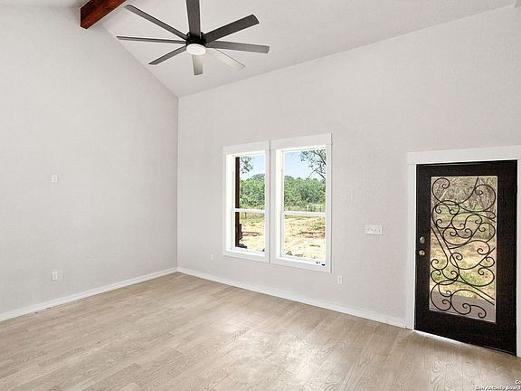 255 COUNTY ROAD 146, Floresville, TX 78114 | MLS #1788872 | Zillow