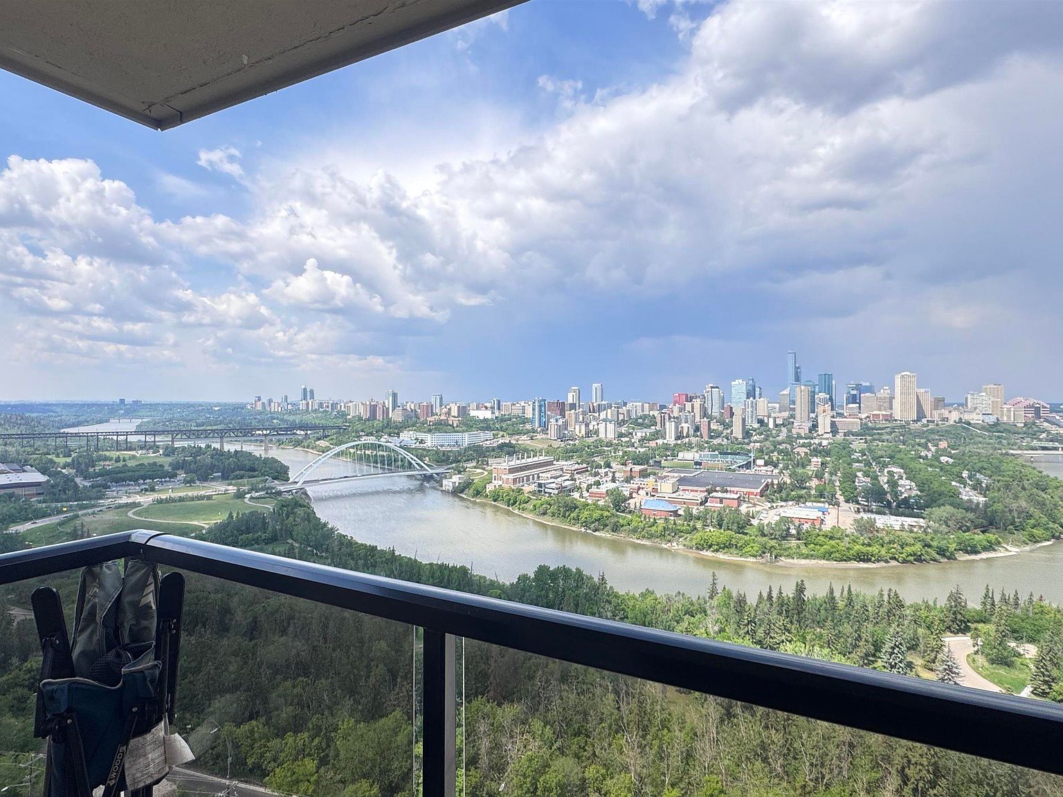 10149 Saskatchewan Dr NW #2005, Edmonton, AB T6E 6B6 | MLS #E4441628 ...