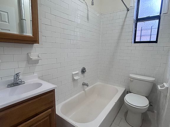 4996 Broadway APT 2I, New York, NY 10034 | Zillow