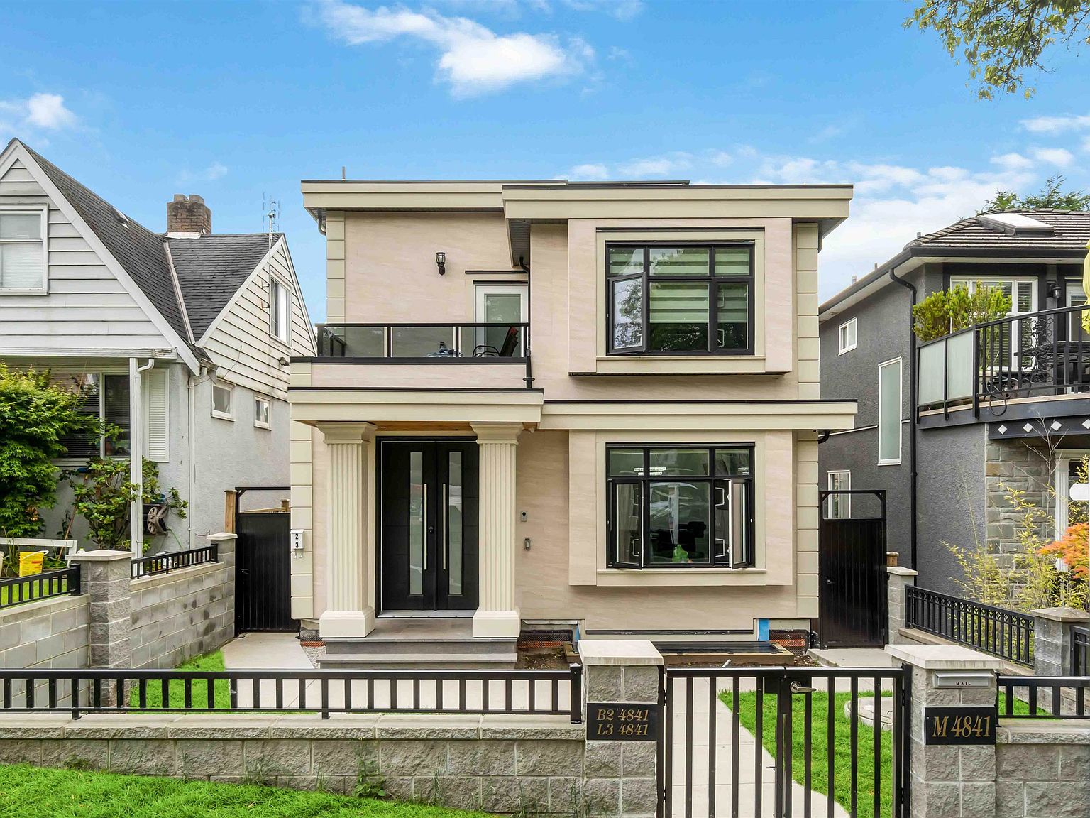 4841 Dumfries St, Vancouver, BC V5N 3T8 | MLS #R2937882 | Zillow