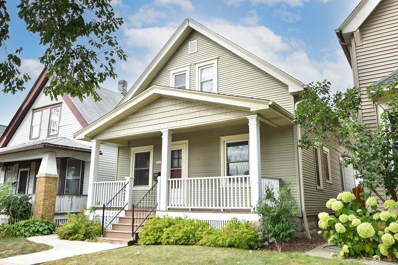 2737 South Howell AVENUE, Milwaukee, WI 53207 | MLS #1848285 | Zillow