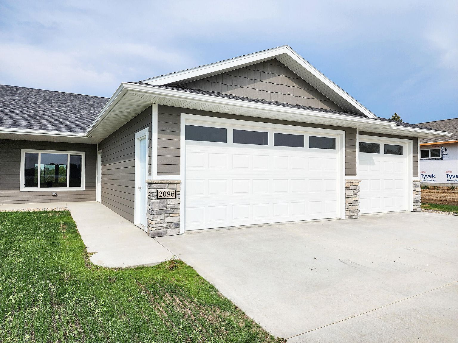 2096 Rapid Valley St, Brookings, SD 57006 | MLS #23-554 | Zillow