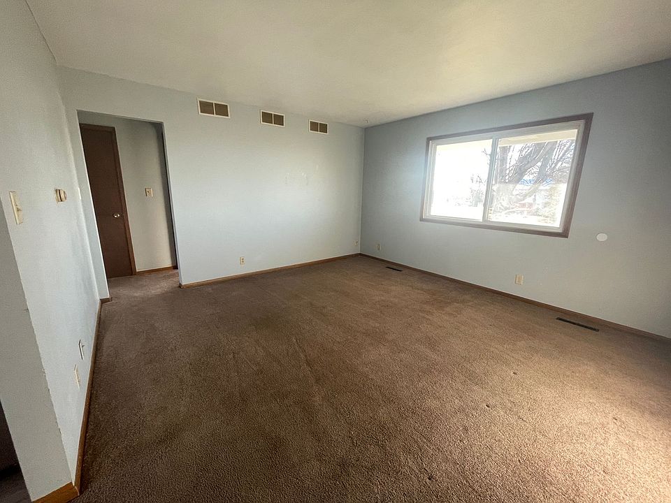 300 Main St - 300 Main St Beaman IA | Zillow