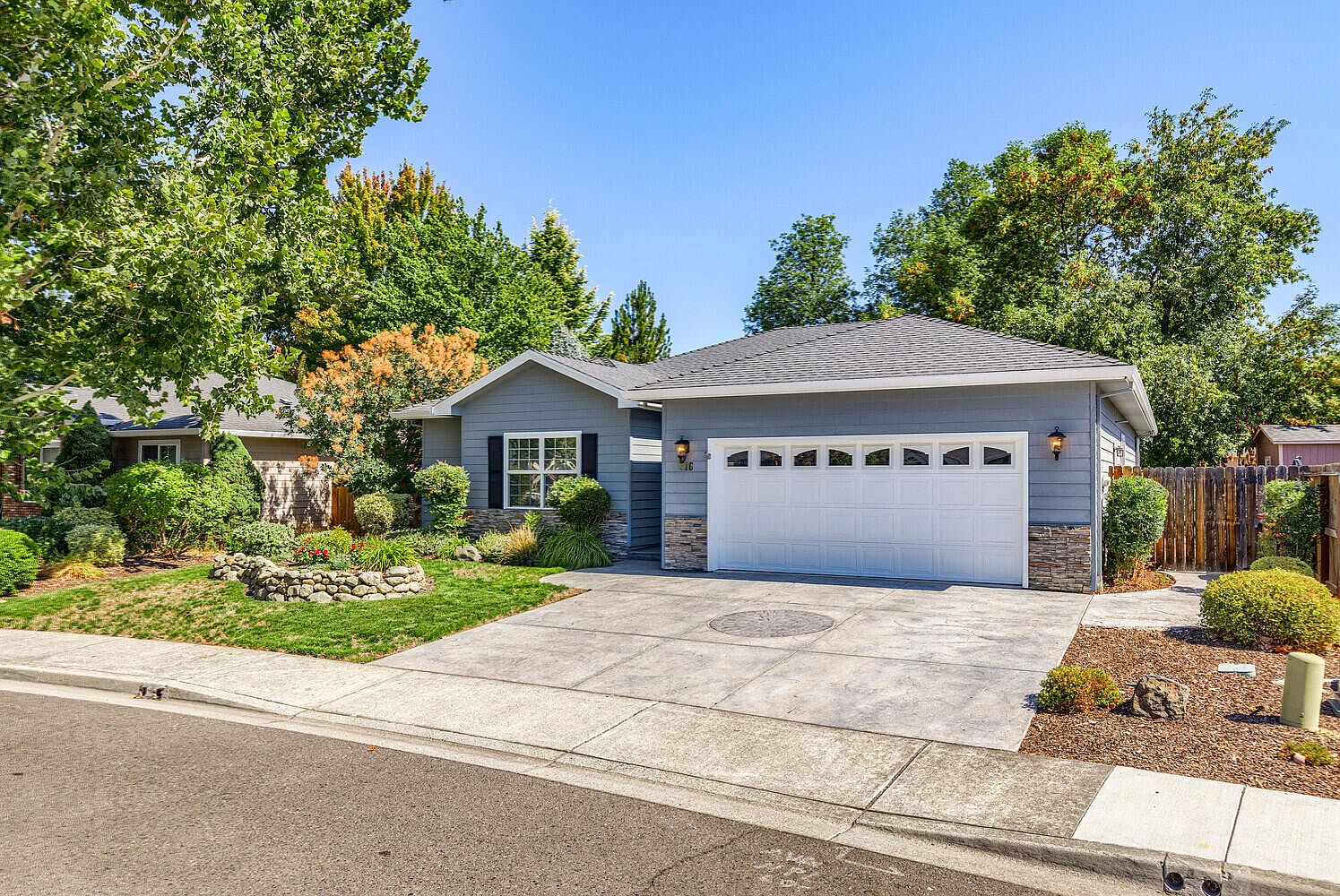 316 Donna Way, Central Pt, OR 97502 | MLS #220171362 | Zillow