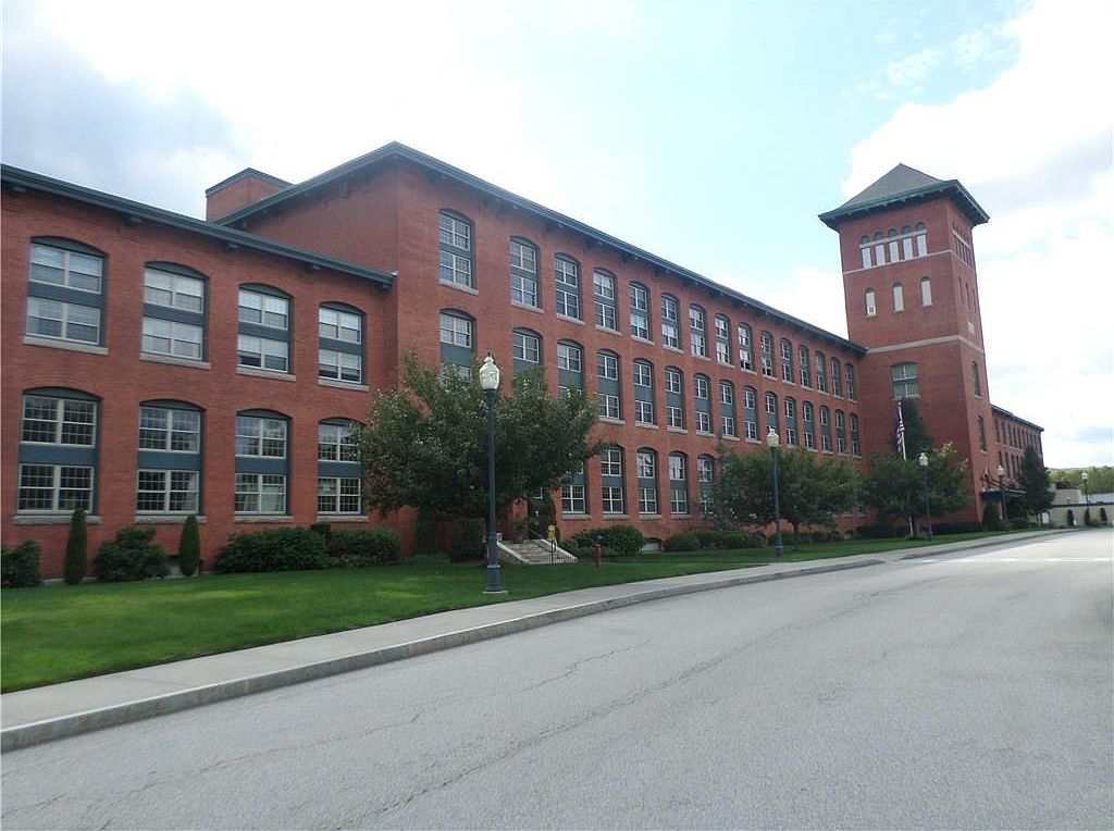 1 Tupperware Dr UNIT 325, North Smithfield, RI 02896 | Zillow