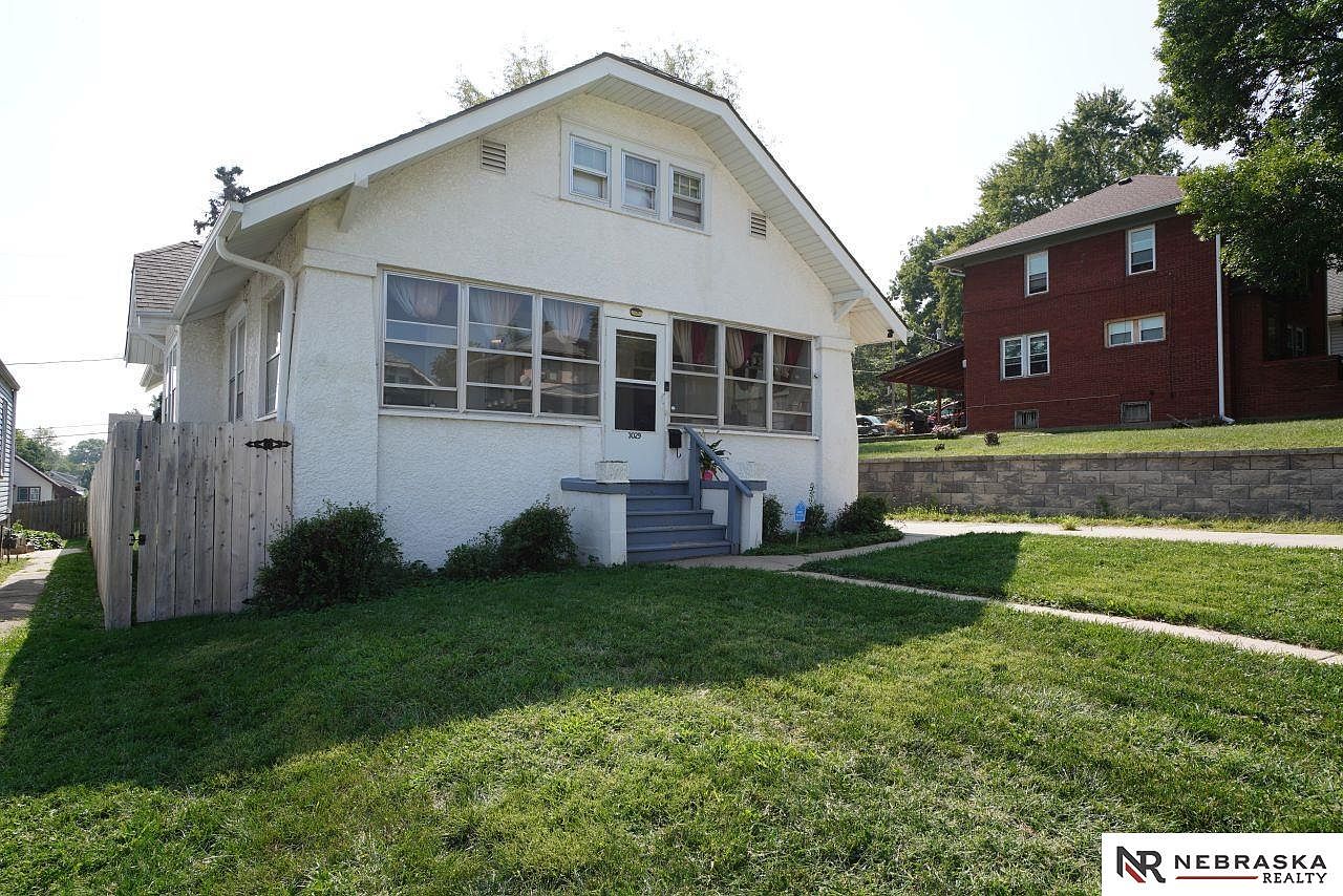 3029 Titus Ave, Omaha, NE 68112 | Zillow