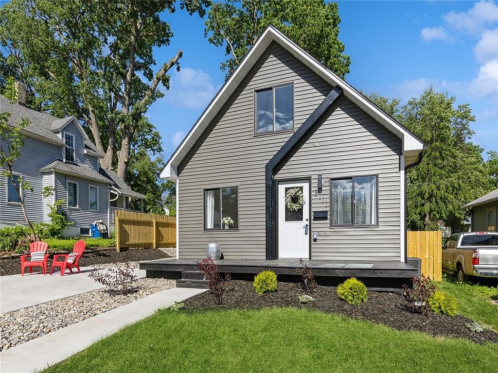 3111 7th St, Des Moines, IA 50313 | Zillow