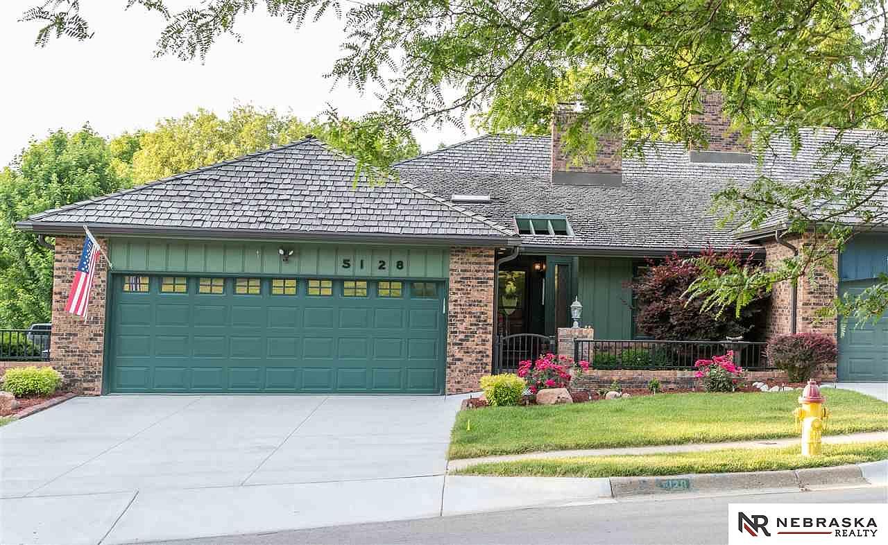 5128 Raven Oaks Dr, Omaha, NE 68152 | Zillow