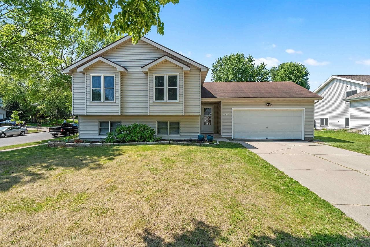 1913 Anhalt DRIVE, Madison, WI 53704 | MLS #1956735 | Zillow