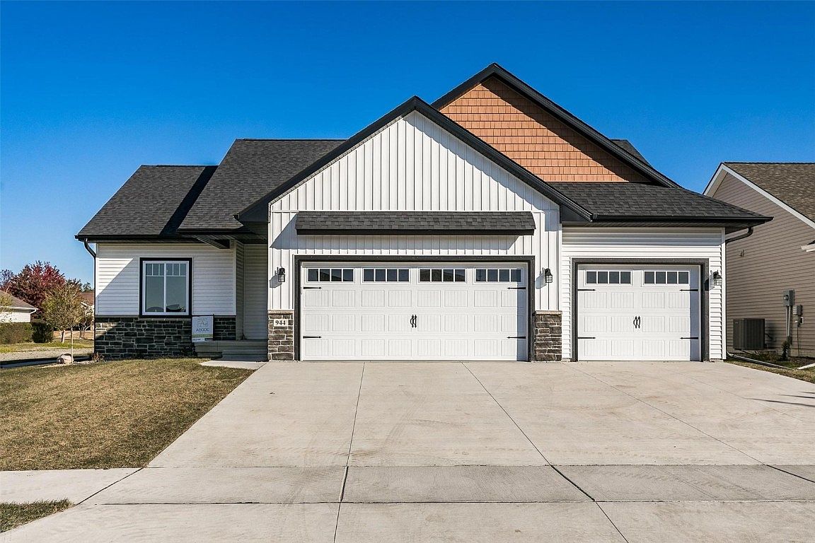 944 Deer Run Dr NE, Cedar Rapids, IA 52402 | MLS #2205066 | Zillow
