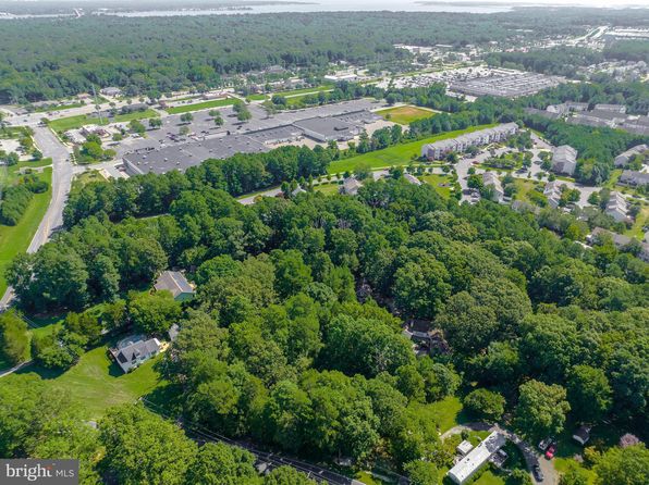 California MD Luxury Homes For Sale - 26 Homes | Zillow