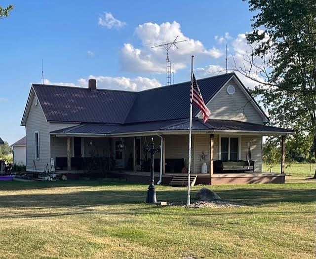 1101 Railroad St, Jewett, IL 62436 | Zillow