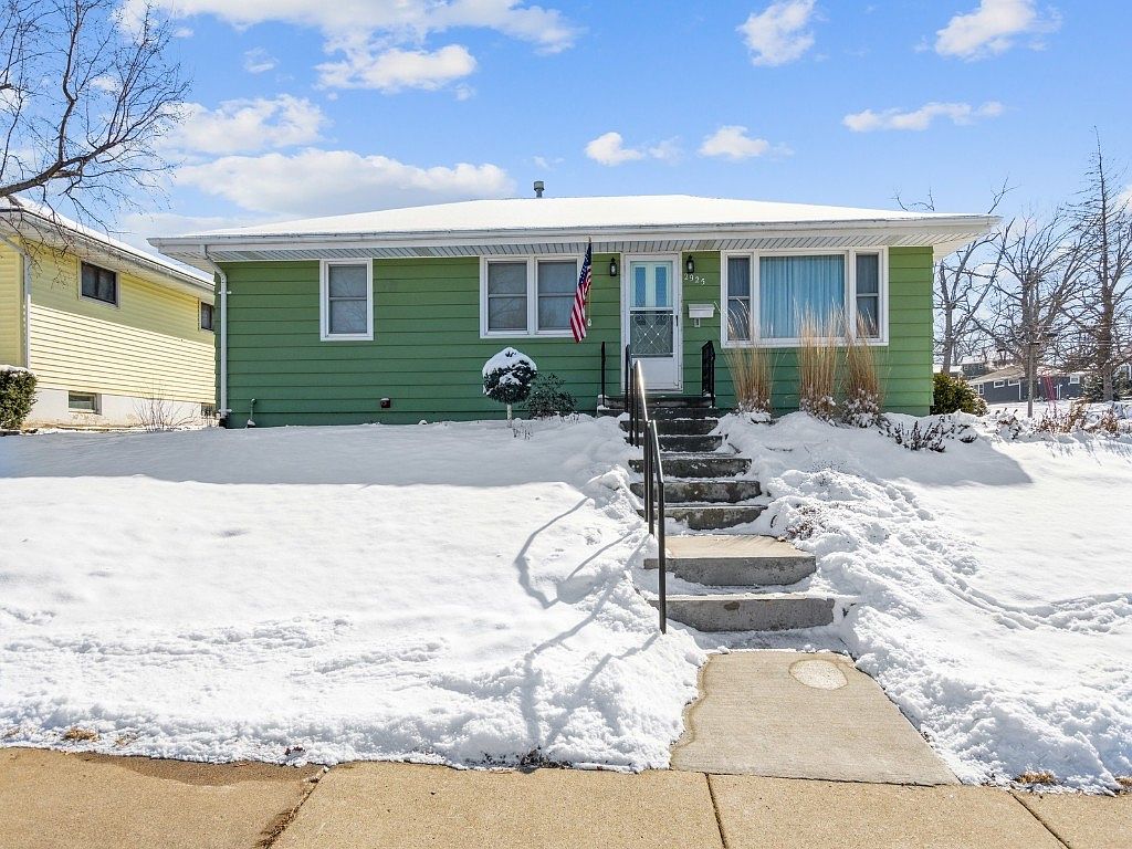 2925 Schultz Dr NW, Cedar Rapids, IA 52405 | Zillow