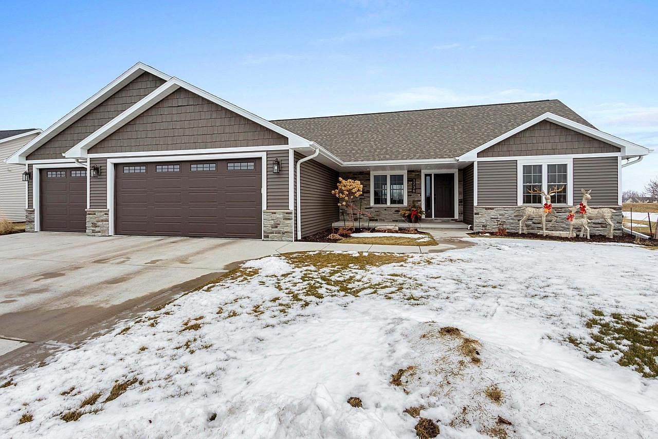 1736 BRIDGE PORT CIRCLE, De Pere, WI 54115 | Zillow