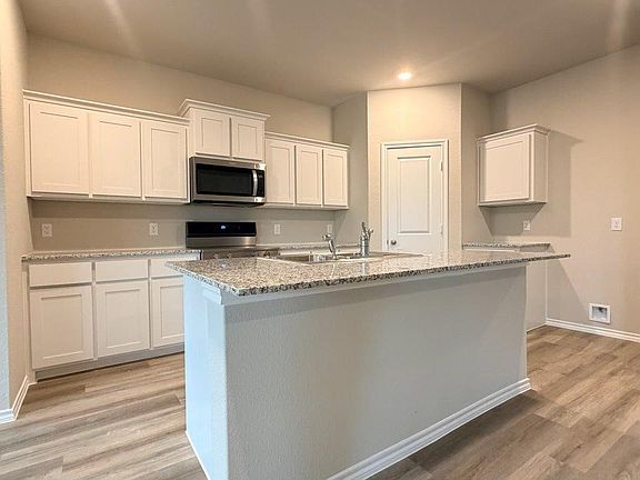 560 Arroyo Dr, Cleburne, TX 76033 | MLS #21151640 | Zillow