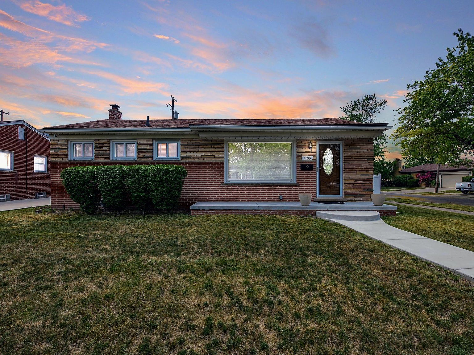 5915 Amboy St, Dearborn Heights, MI 48127 | Zillow