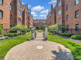 1201 Edgecliff Pl Cincinnati OH | Zillow