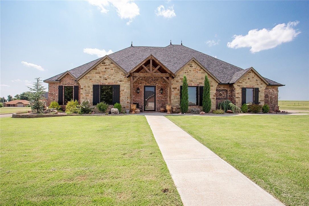1025 N Peck Ave, Hydro, OK 73048 | Zillow