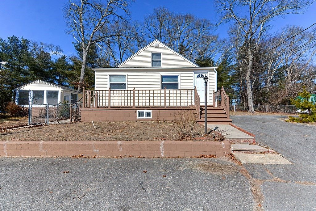 18 Cleveland Way, Buzzards Bay, MA 02532 | Zillow