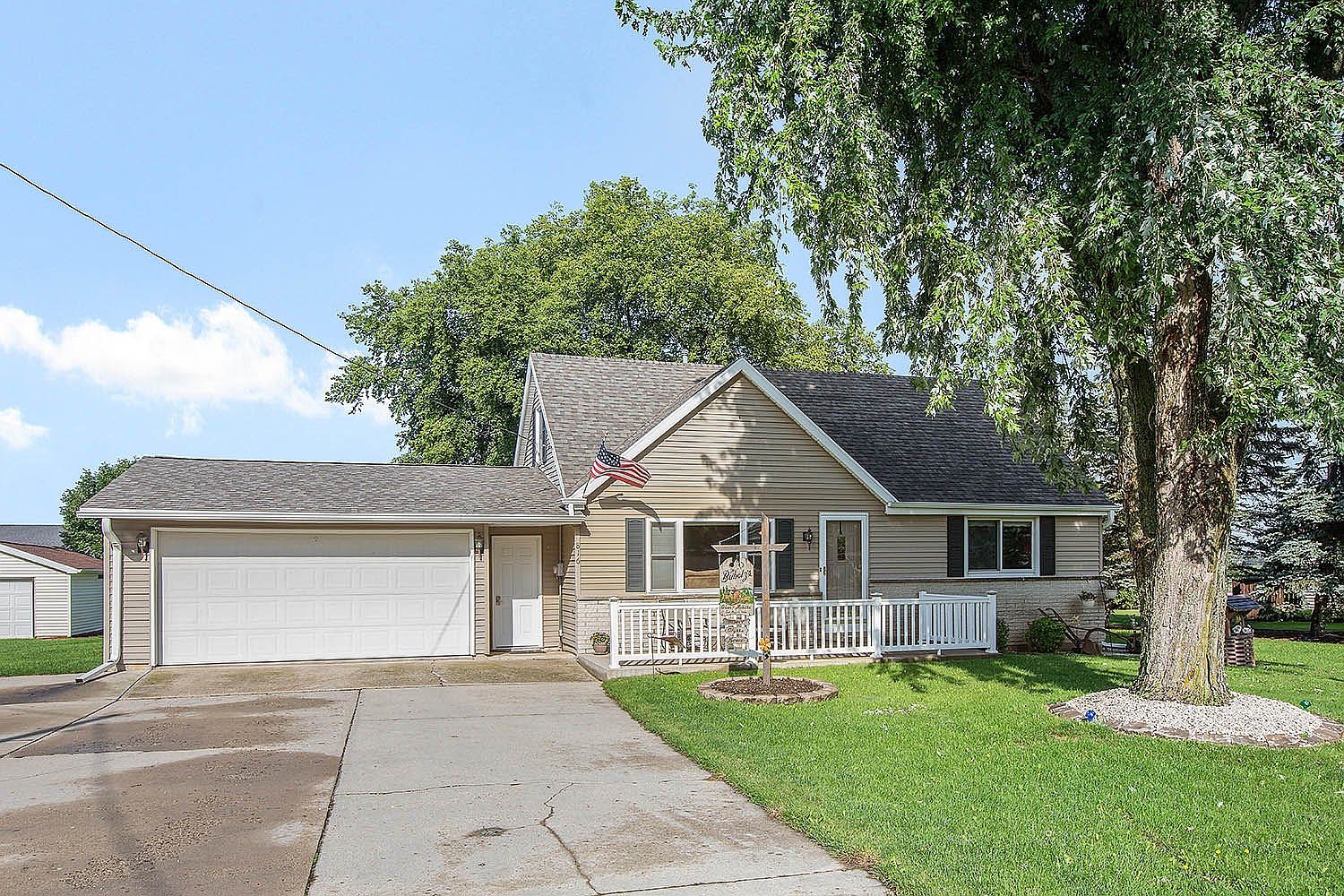 816 Landis St, Collins, WI 54207 | Zillow