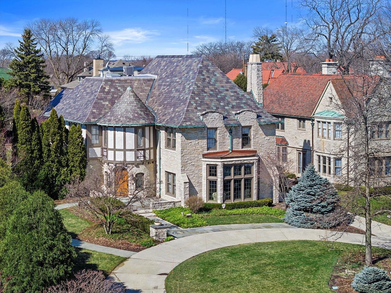 3435 North Lake DRIVE, Milwaukee, WI 53211 | Zillow