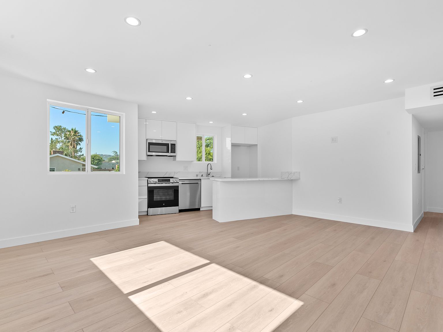 10941 Christine Way, Tujunga, CA 91042 | Zillow