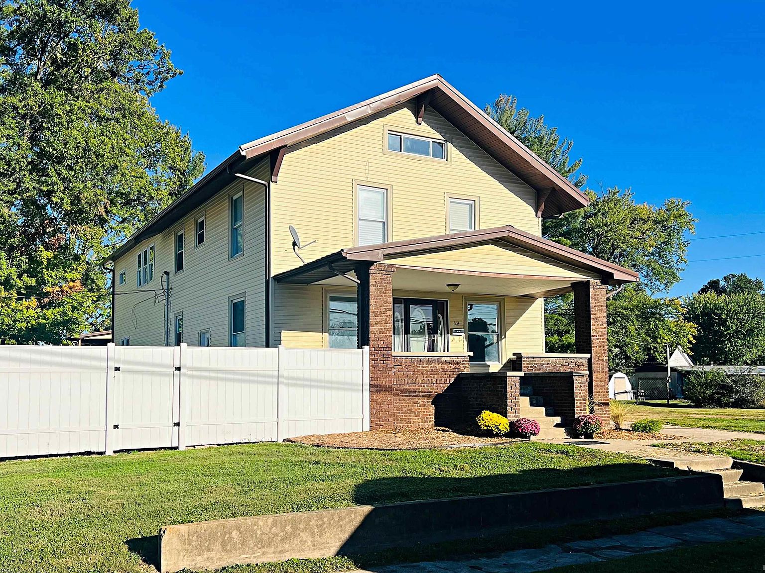 604 N Line St, Loogootee, IN 47553 | Zillow