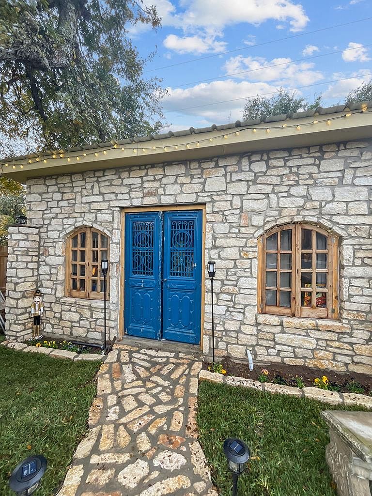 453 E Zipp Rd, New Braunfels, TX 78130 | MLS #117870 | Zillow
