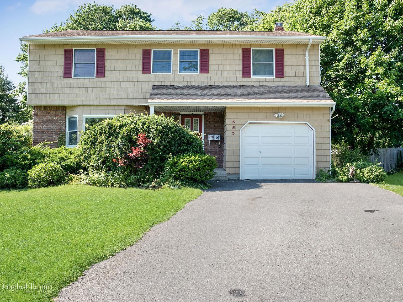 353 Middle Rd, Bayport, NY 11705 | Zillow