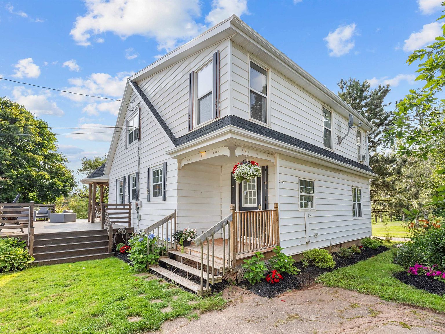 145 Lower Malpeque Rd W, Charlottetown, PE C1E 1S4 | MLS #202504625 ...