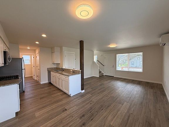 200 Front St UNIT A, Sumas, WA 98295 | Zillow