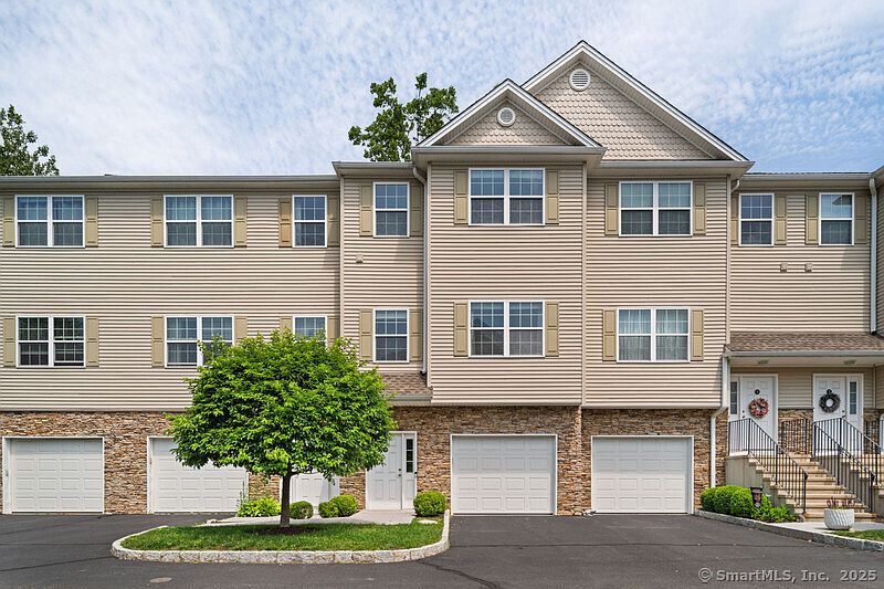 3 Riverview Court #3, Brookfield, CT 06804 | Zillow