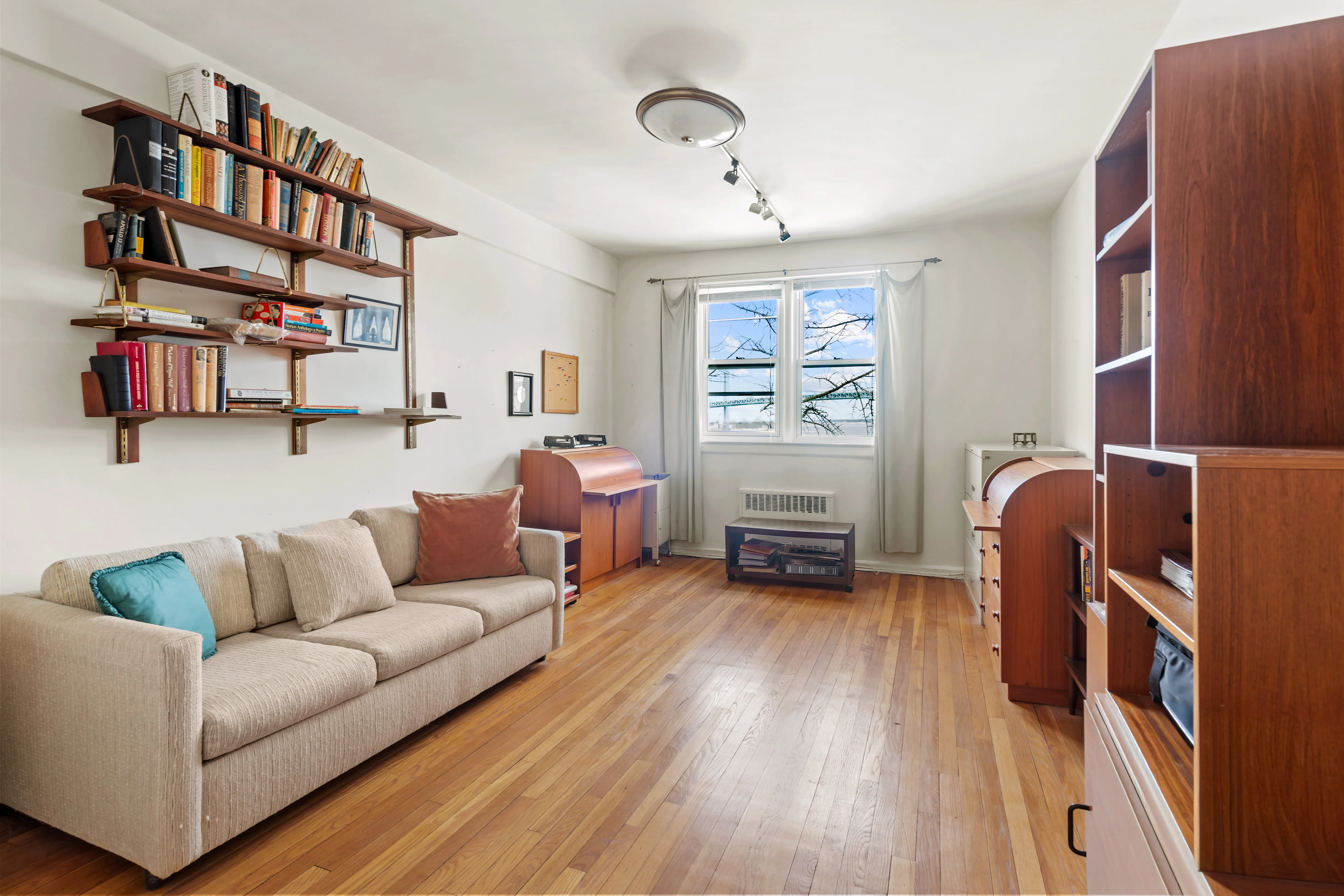 162-01 Powells Cove Boulevard #4R in Beechhurst, Queens | StreetEasy