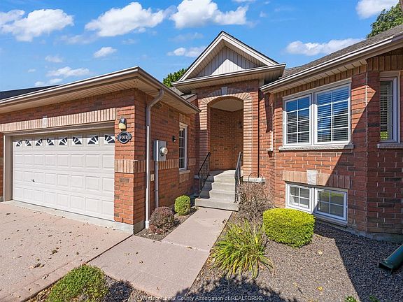 32 Robson Rd #4, Leamington, ON N8H 2M9 | MLS #25016329 | Zillow