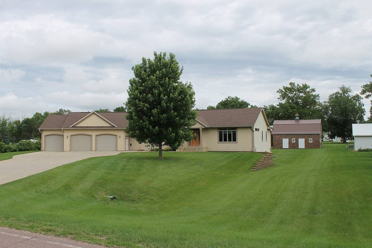 308 W Harris Ave, George, IA 51237 | MLS #11146616 | Zillow
