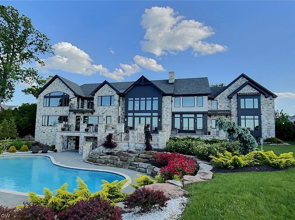 13476 Edgewater Dr, Lakewood, OH 44107 | Zillow