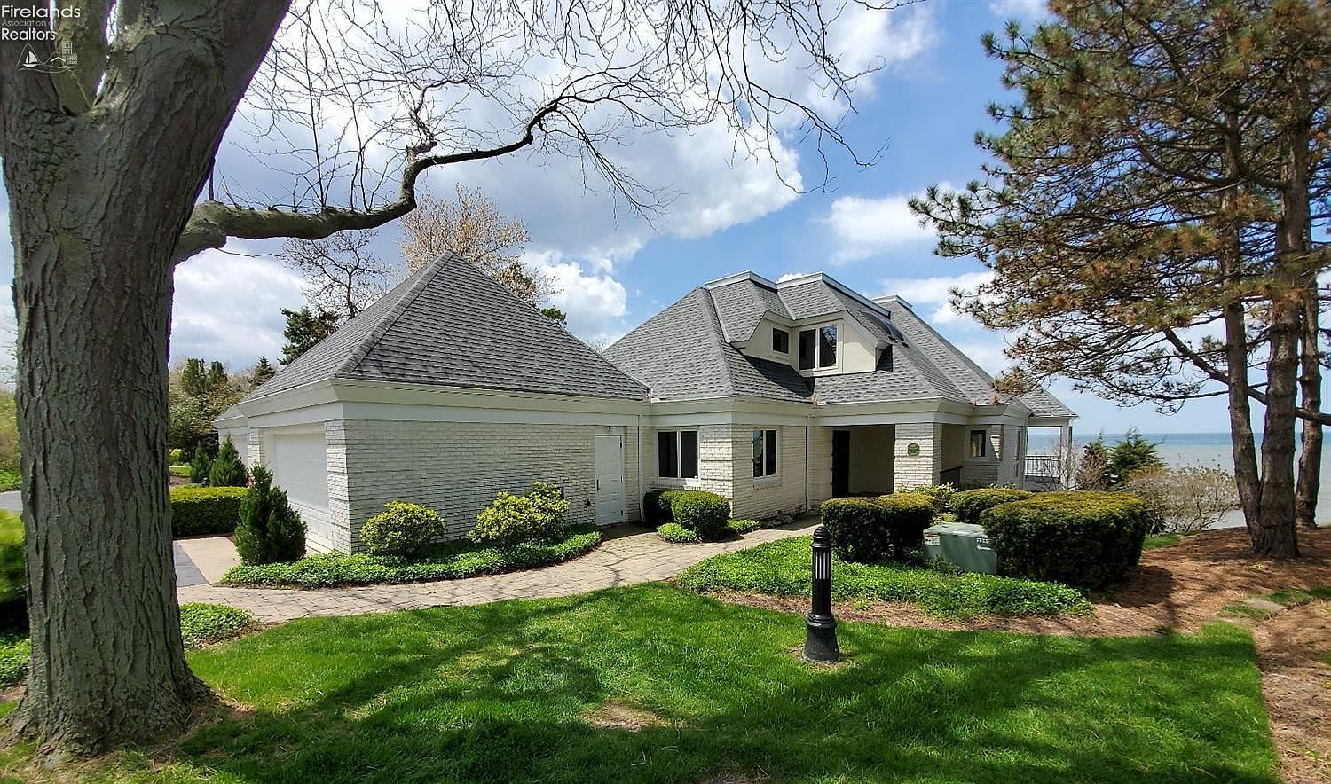 11403B W Lake Rd, Vermilion, OH 44089 | Zillow