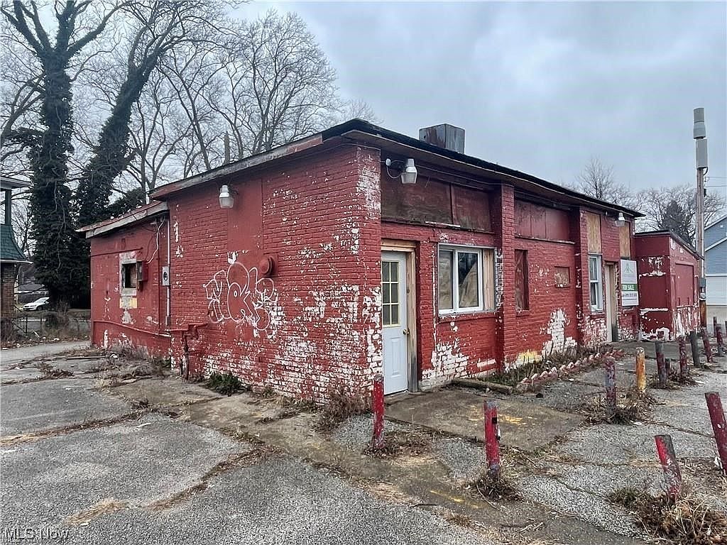 1706 Hayden Ave, Cleveland, OH 44112 | Zillow
