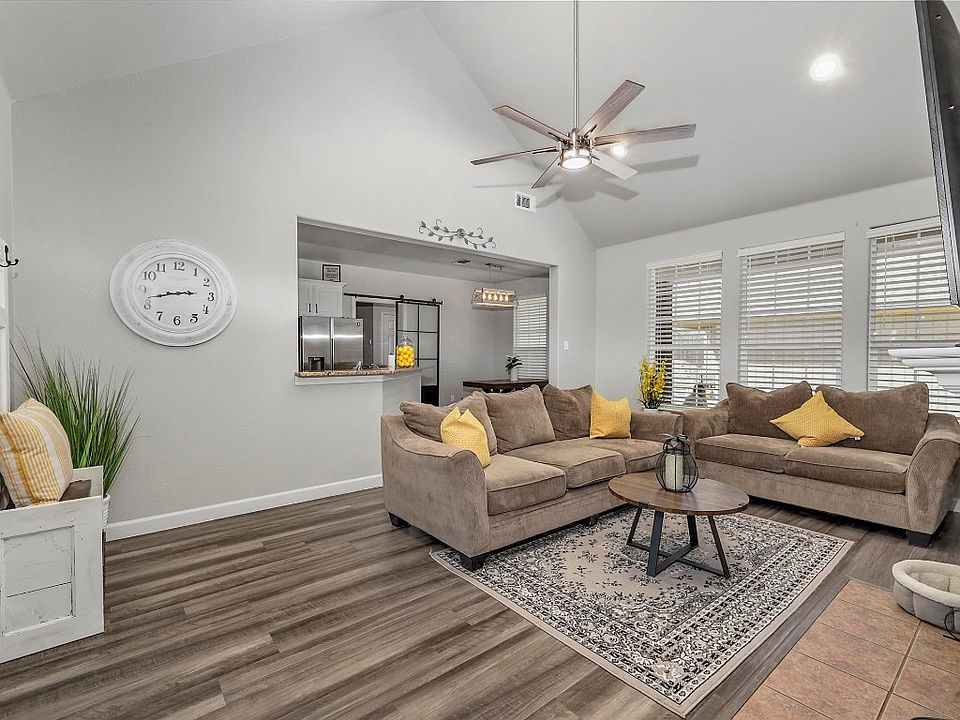 135 Highland Hills Blvd, Decatur, TX 76234 | MLS #20174664 | Zillow