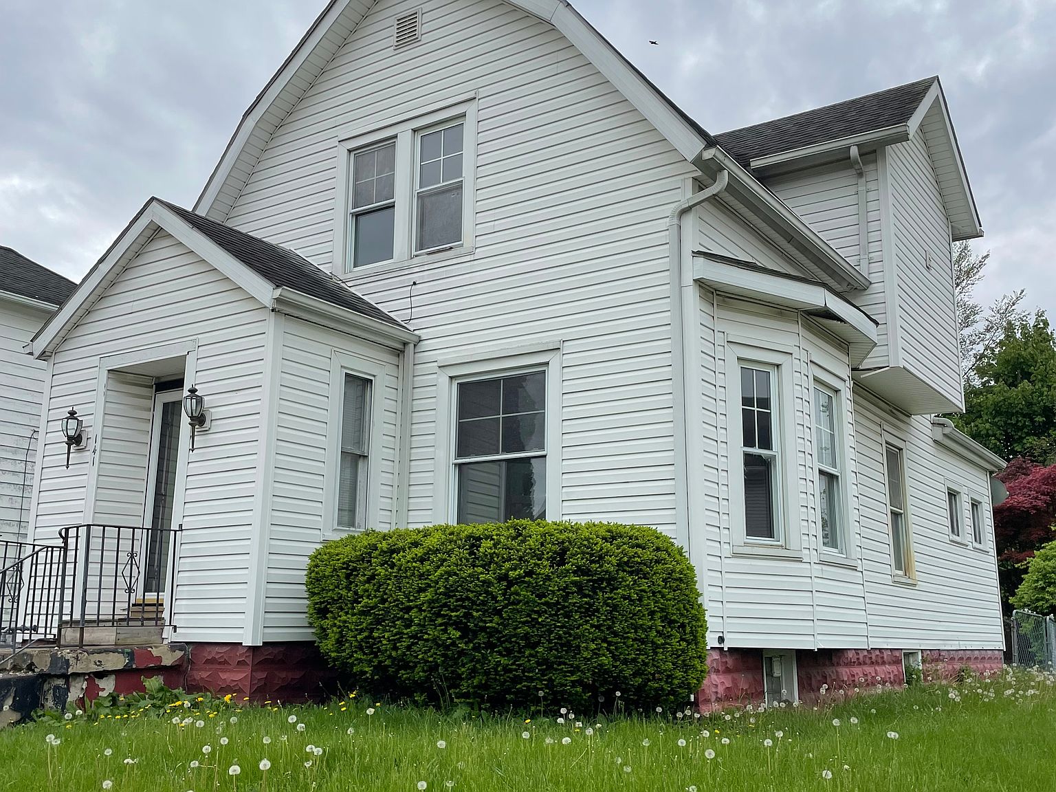141 W Johnny Lytle Ave, Springfield, OH 45506 | Zillow