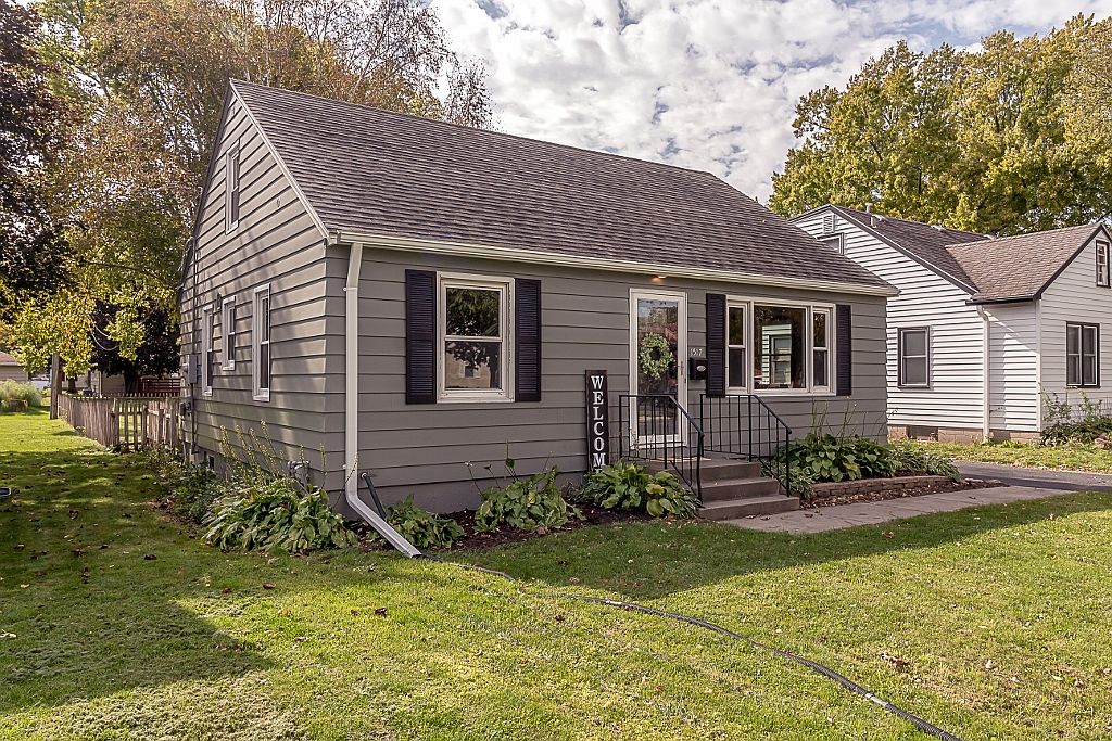 1517 Marsh St, Mankato, MN 56001 | Zillow