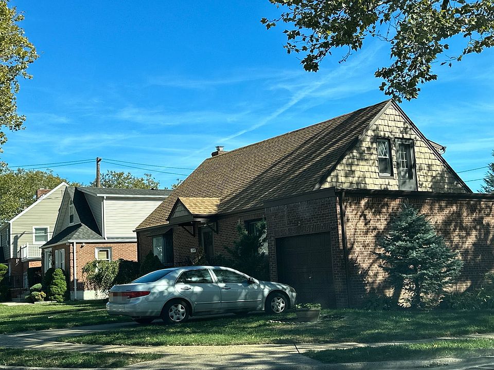 31 Maple Dr W, New Hyde Park, NY 11040 | Zillow