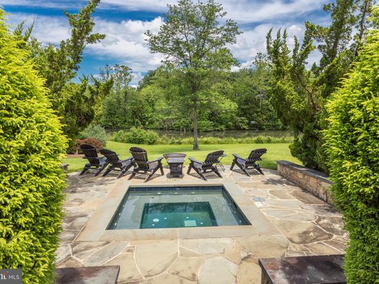 626 Philip Digges Dr, Great Falls, VA 22066 | MLS #VAFX1206760 | Zillow