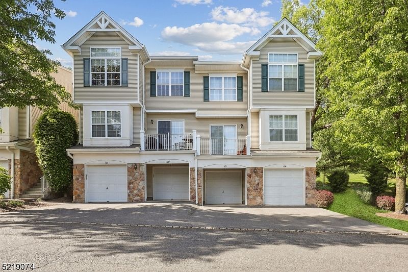 116 Wallace Ct, Green Brook, NJ 08812 | Zillow