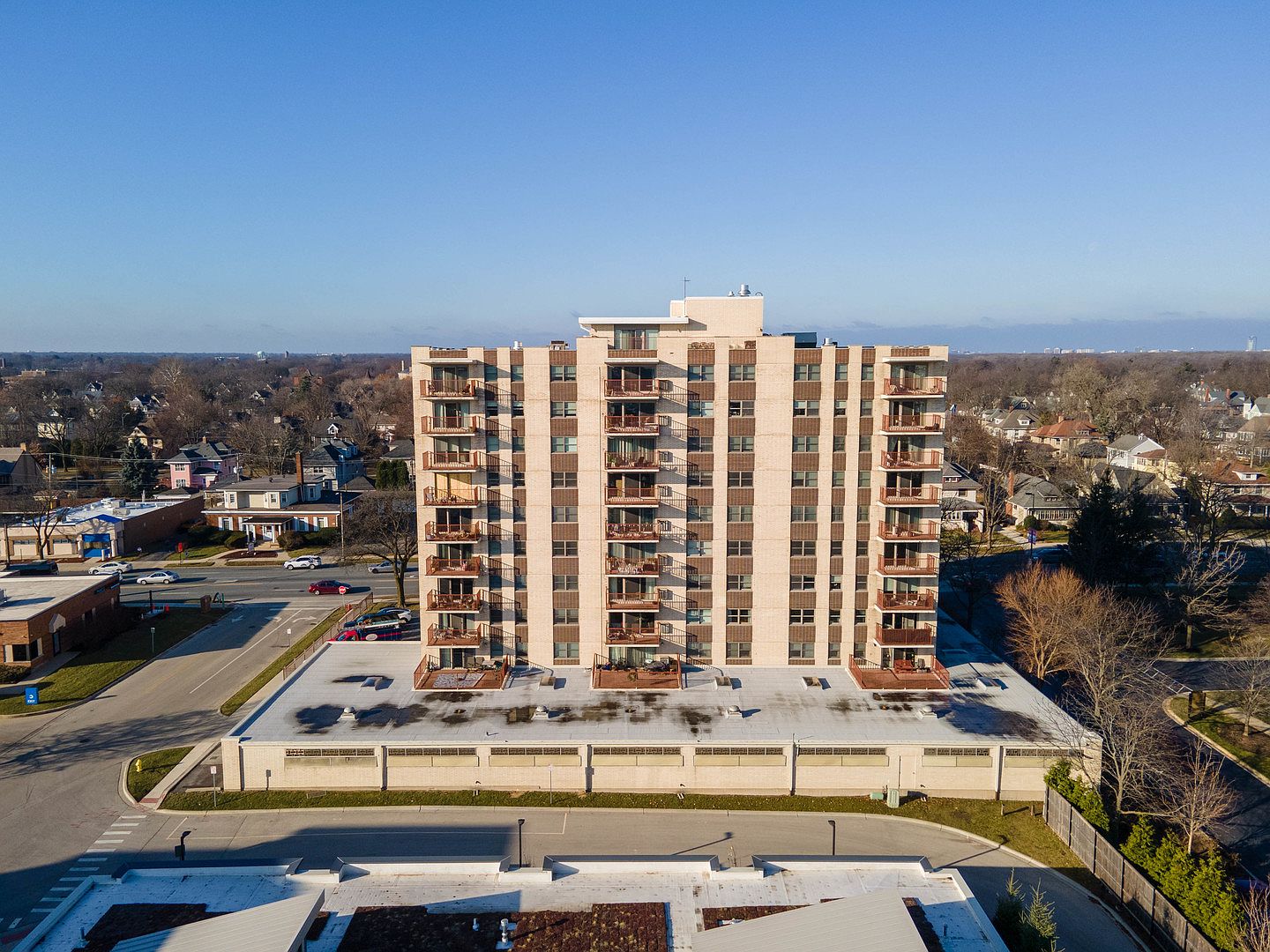141 N La Grange Rd APT 804, La Grange, IL 60525 | Zillow