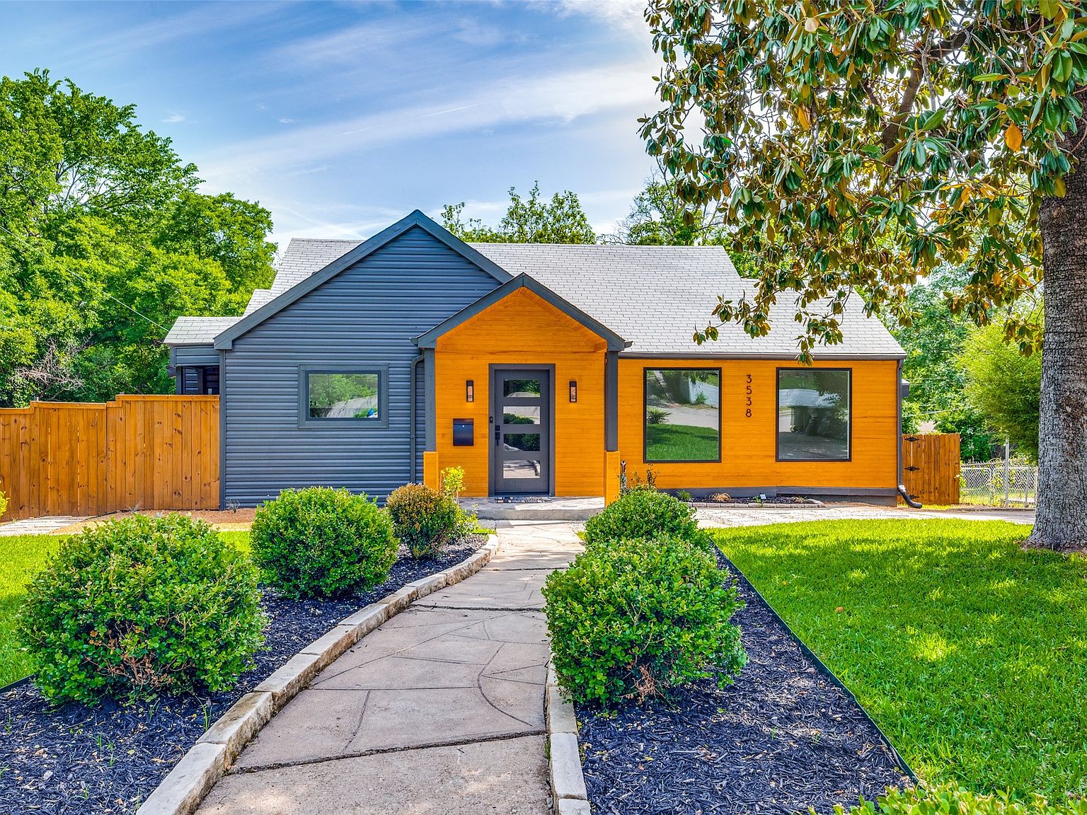 3538 Fairview Ave, Dallas, TX 75223 | Zillow