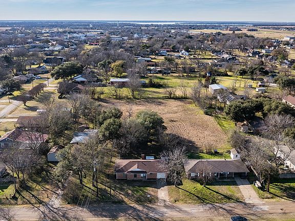 205 Canton Ave, Mabank, TX 75147 | MLS #108196 | Zillow